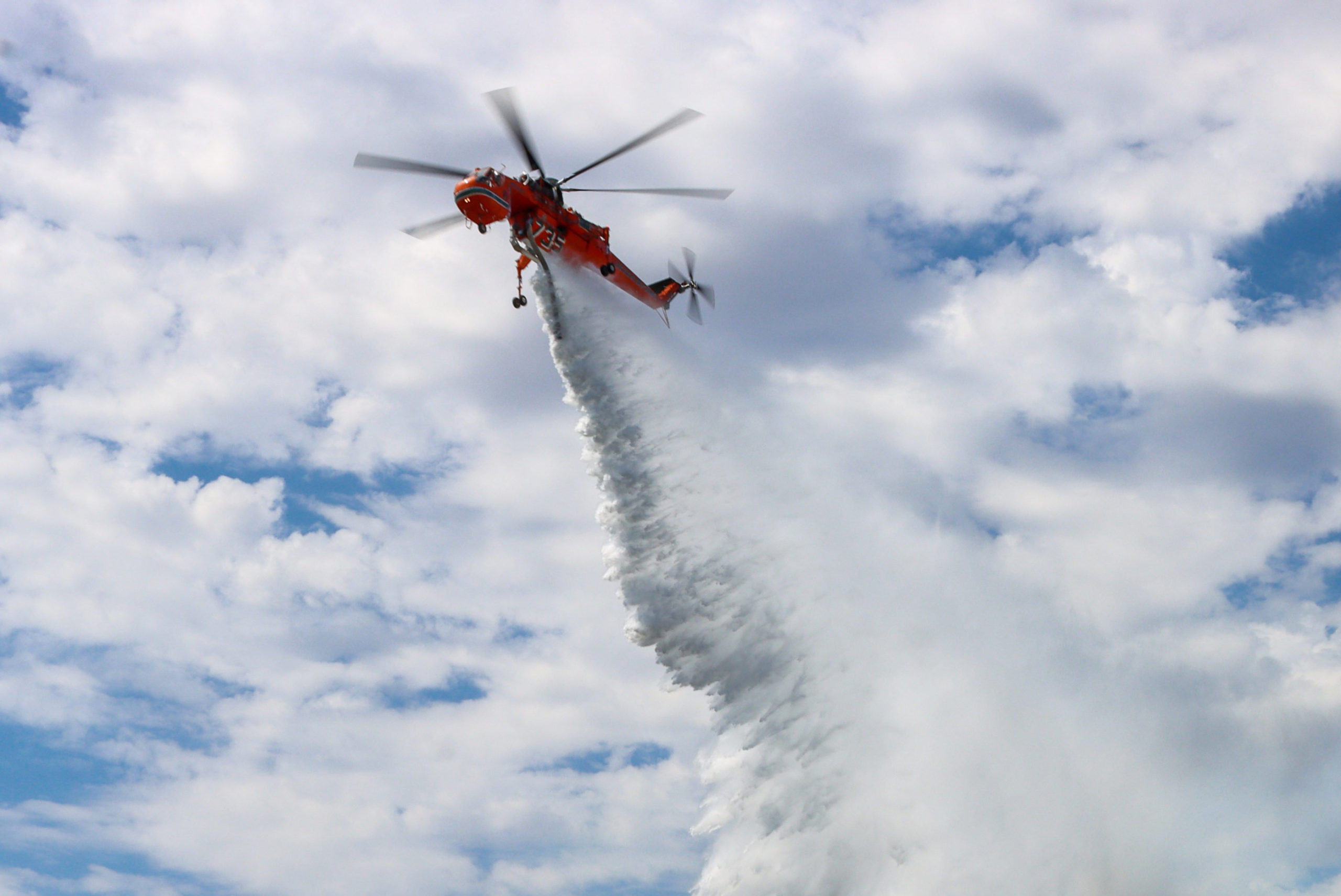 Helicopter Pilots Discuss Different Approaches to Aerial Firefighting ...
